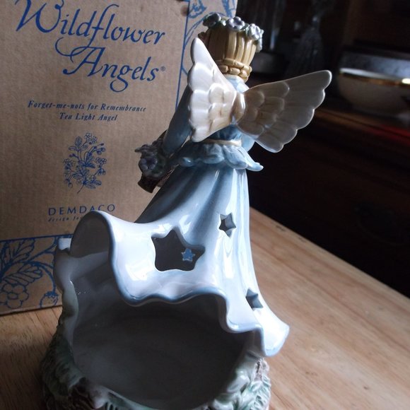 Demdaco | Accents | New Old Stock Demacio Wildflower Angle Candle ...